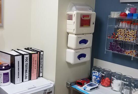 How Can a Refrigerator Battery Backup Fit in a Small Blood Draw Lab?